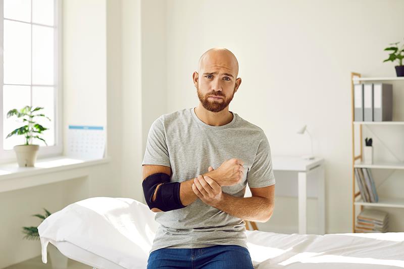 Elbow joint fixation device lessens complications after percutaneous ...