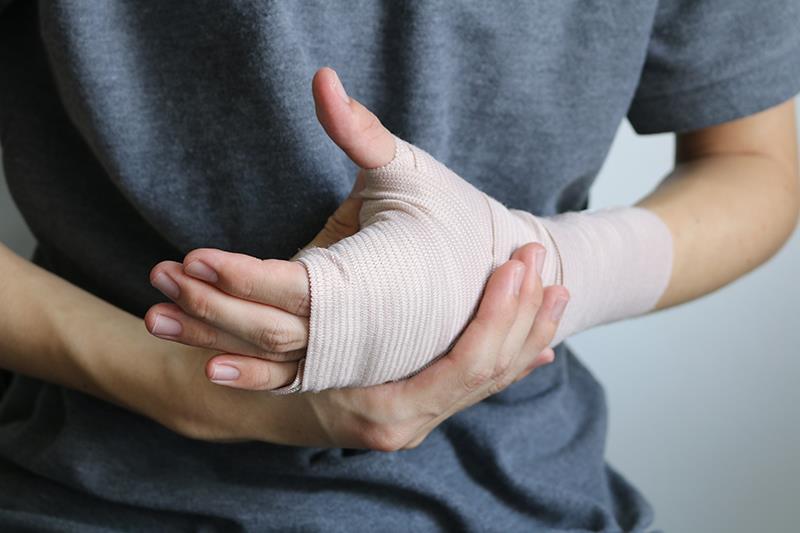 Hand fractures more common among male workers in SG | | MIMS Vietnam